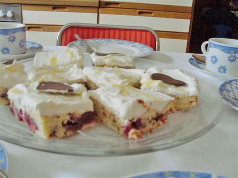Kirsch Eierlikör Blechkuchen mit Schmand Sahne von superkirst Chefkoch