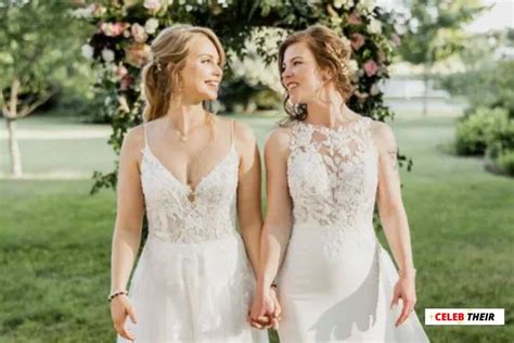 Hailee And Kendra Age Real Names And Net Worth Celeb Their