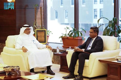 عام مدير فرع الموارد البشرية بمكة المكرمة يستقبل القنصل العام لبنغلاديش