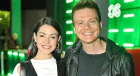 A Atriz Thaís Fersoza Encantou Ao Mostrar Melinda Mandando Uma Cartinha
