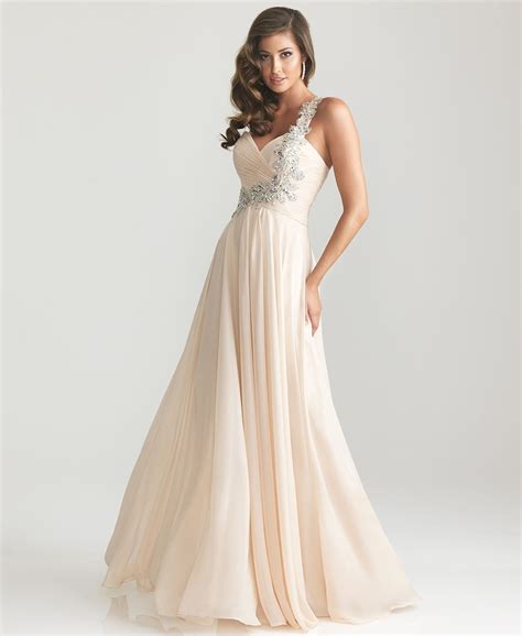 This Cream Color Is Really Pretty I Would Love To Wear This Prom