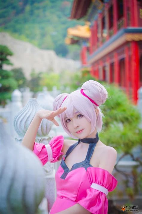 小乔王者荣耀cos王者荣耀小乔周瑜os王者荣耀小乔妲己os大山谷图库