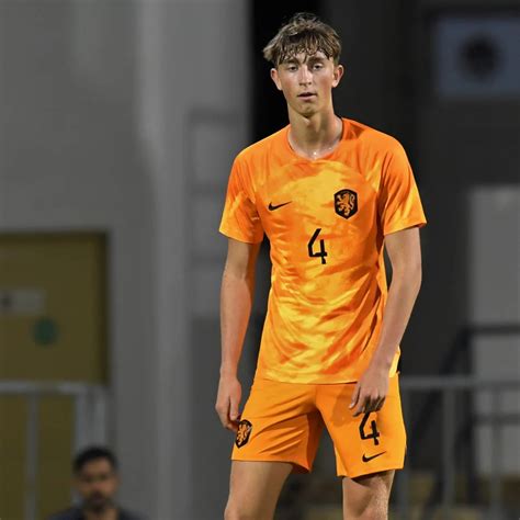 Dean Huijsen Makes His Debut For Spain
