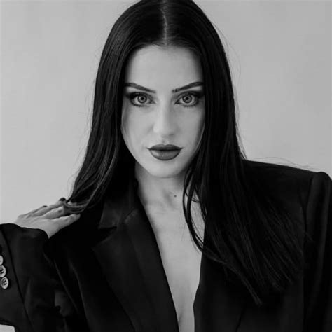 Aleksandra Aleksandraaok • Threads Say More