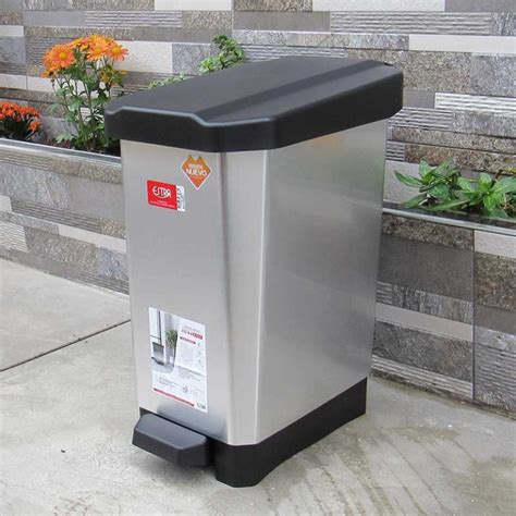 TACHOS CON PEDAL METALBIN 44 LTS PARA SECTOR SALUD DISA