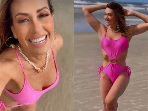 Solange Frazão elege beachwear barbiecore para curtir praia paradisíaca