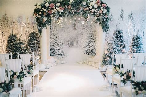 Ślub i wesele zimą kilka słów o organizacji Christmas backdrops