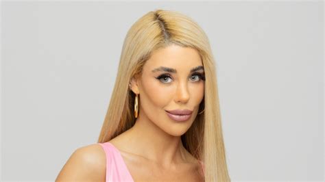 האח הגדול לא תאמינו איך נראתה הדיירת סתיו קצין לפני הניתוחים Tmi