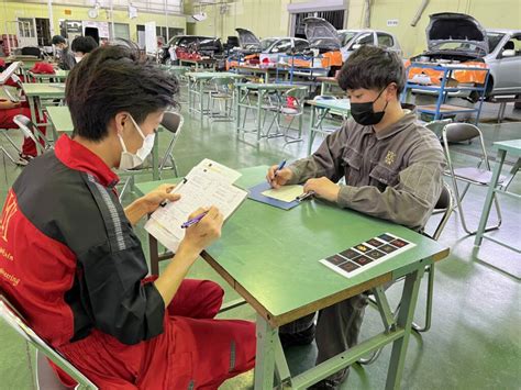 自動車工学科2年生 実習風景 学校法人川島学園 鹿児島工学院専門学校
