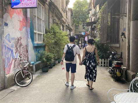 行走中打卡一座城，citywalk渐成文旅新风尚 极目新闻