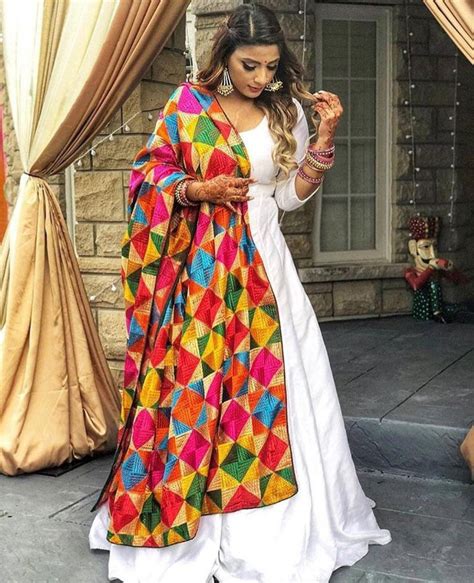 Types Of Dupattas A Desi Girl Needs To Have In Her Wardrobe And How To Wear Them Her Beauty