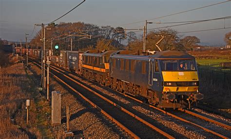 Db Cargo Intermodal Pair Of Db Cargo Class 90s 90034 900 Flickr