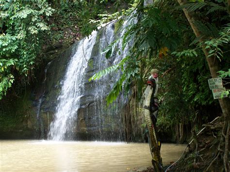 Air Terjun Tanah Merah Kealamian Yang Indah Di Kalimantan Timur
