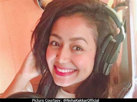 Neha Kakkar Explains Why She Broke Down While Singing At A Wedding