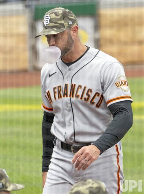Photo San Francisco Giants Manager Gabe Kapler In Pittsburgh Pit2021051611