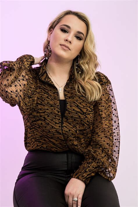 Gabby Barrett Photos Of The Country Singer Hollywood Life