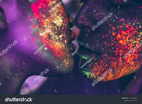 Kiss In The Night