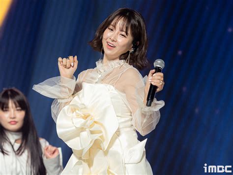 포토 은가은 꽃 입고 온 맏내딸