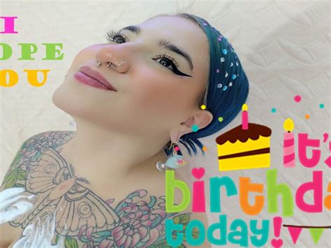 Devablue主播：免费直播性爱表演和聊天 Stripchat