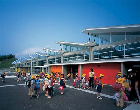 Minami Yamashiro Elementary School A Life Long Learning Building With