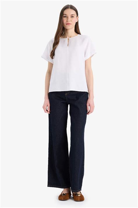 Кремовый Женщины Regular Fit с круглым вырезом с коротким рукавом