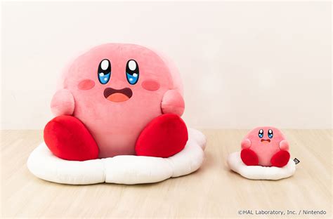 特大ぬいぐるみ『mocchi Mocchi Gamestyle カービィのグルメフェス クリームに乗ったカービィ超特大ぬいぐるみ』が2024年