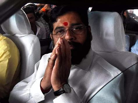 शिवसेना हा मूळ पक्ष आपल्या गटाकडे ठेवण्याचे एकनाथ शिंदेंचे प्रयत्न