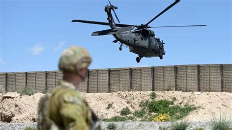 Mueren Dos Militares Al Desplomarse Un Helicóptero En La Frontera De