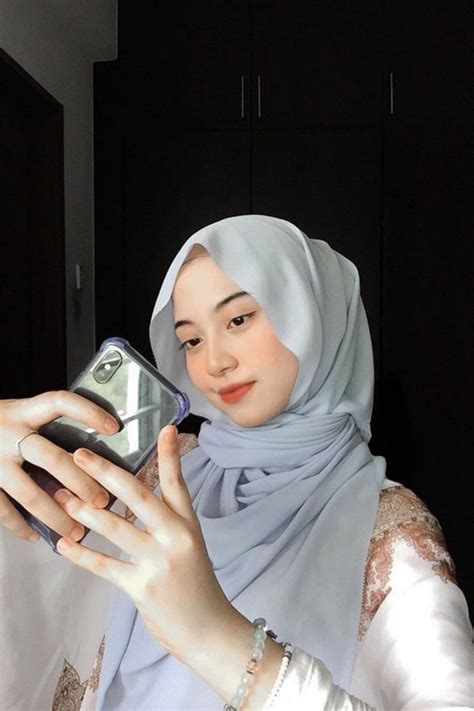 Pin di HIJAB CANTIK di 2024 | Gadis-gadis cantik, Gaya hijab, Wanita berlekuk