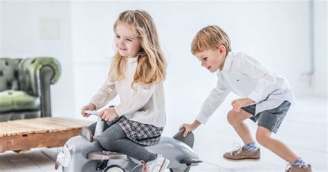 프랑스 명품 클래식카 베케라 어린이날 선물로 눈길