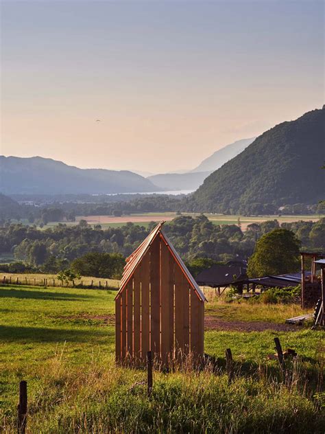 Jcpcdr Architectures Tiny Timber Pavilion Invites Walkers To Pause