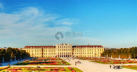 日落时在维也纳的schonbrunn宫殿旅行游客公园地标花园建筑学风格建筑天空高清图片下载 正版图片320834948 摄图网
