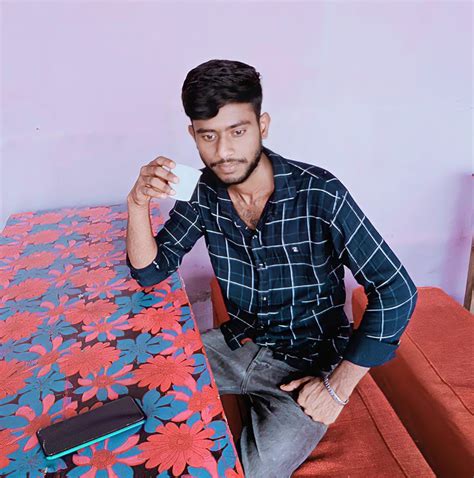 যে পুরুষের টাকা যত বেশি তার সৌন্দর্য তত বেশি ️🥀 By Liton Ali