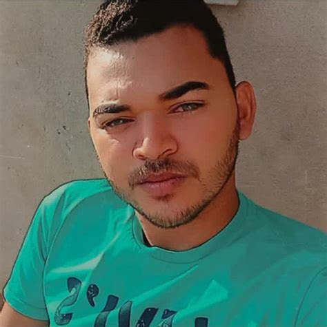 Jovem é morto a tiros dentro do seu quarto em Bom Jesus