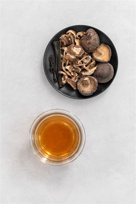 Kombu Shiitake Dashi How To Make Vegan Dashi Nutrition Refined