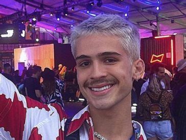 fama de pegador João Guilherme revela seu tipo de mulher