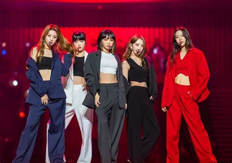Le Sserafim Charts On X Kpop Girls Kpop Outfits Stage Outfits
