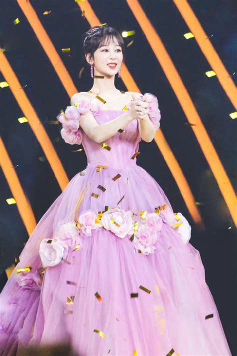 杨紫两部剧获微博年度人气剧集！