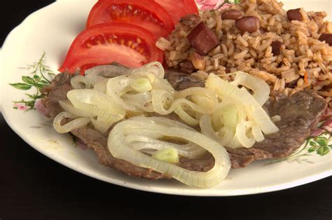 Bistec Encebollado Cubano