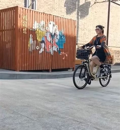 特價出售鋰電電動自行車輔助成人變速休閒代步車電瓶車輕巧可拆卸 24寸輪胎 電動助力腳踏車 7檔變速系統 免上牌 續航50公里 保固一年