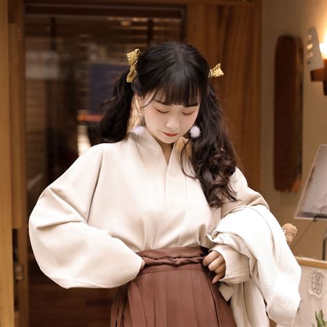 【中國風服飾】日常款冬季新年裝 原創宋制 漢服女 古風元素 漢元素 改良漢服日常齊腰飛機袖春秋冬款 新年裝 蝦皮購物