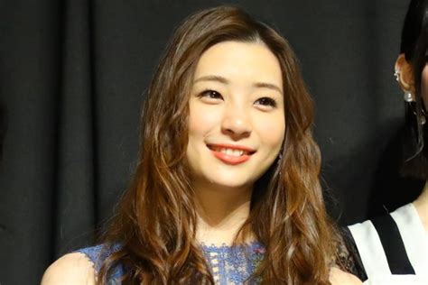 足立梨花の結婚会見に「会見するほど？」の声出るも、世間が意外と求めていた“ほっこりする話”｜newsポストセブン