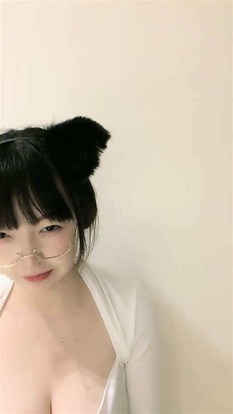安静的小女孩 01 Eporner