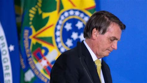 Bolsonaro La Policía De Brasil Confisca El Pasaporte Al Expresidente