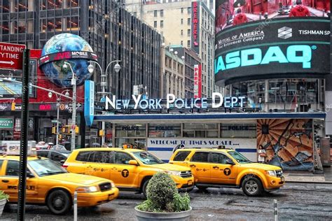 New York Yellow Cabs Stock Editorial Photo © Tupungato 52396631
