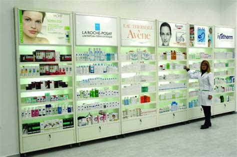 Primul lanţ de farmacii din România care vinde pe Facebook Economica net