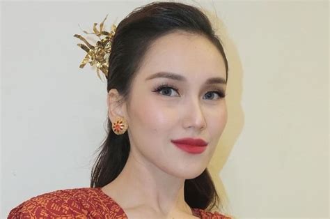 Bak Gadis Melayu Baju Lebarannya Intip Penampilan Ayu Ting Ting Yang Curi Perhatian Netizen Stylo