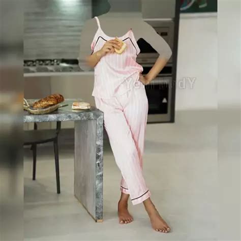 خرید و قیمت لباس خواب زنانه تاپ و شلوار ابریشم طرح ویکتوریا تنخور دقیقا مشابه عکس مزون دوزی شده