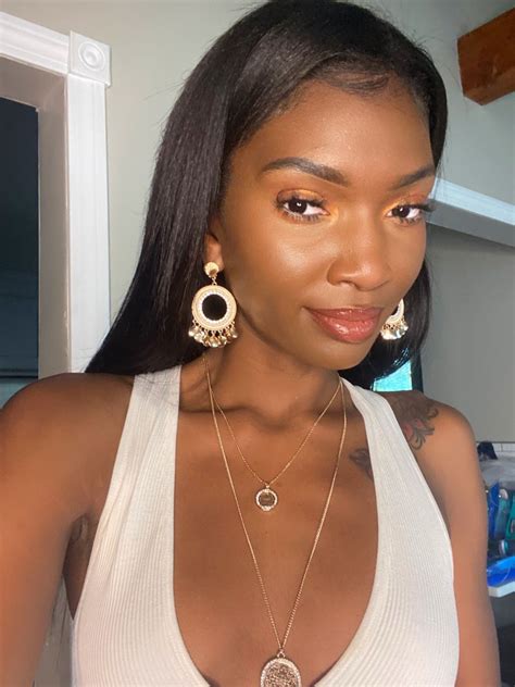 Professional Cuddler In Bridgeport Connecticut Us Stunninggirl