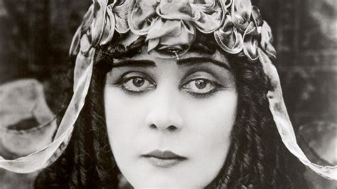 Theda Bara La Primera Femme Fatale Del Cine Mudo